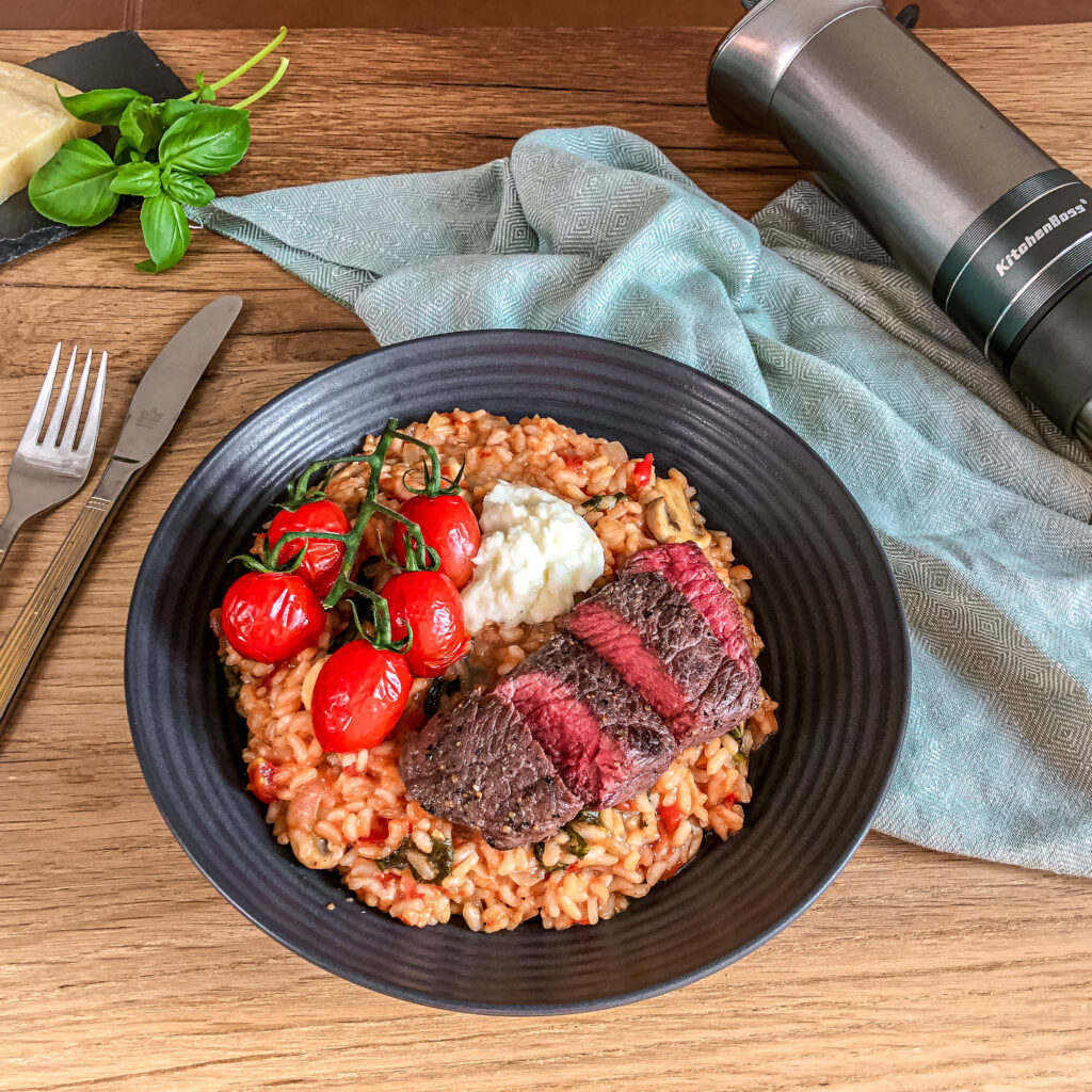 Tomato Risotto with Steak - Eva Koper